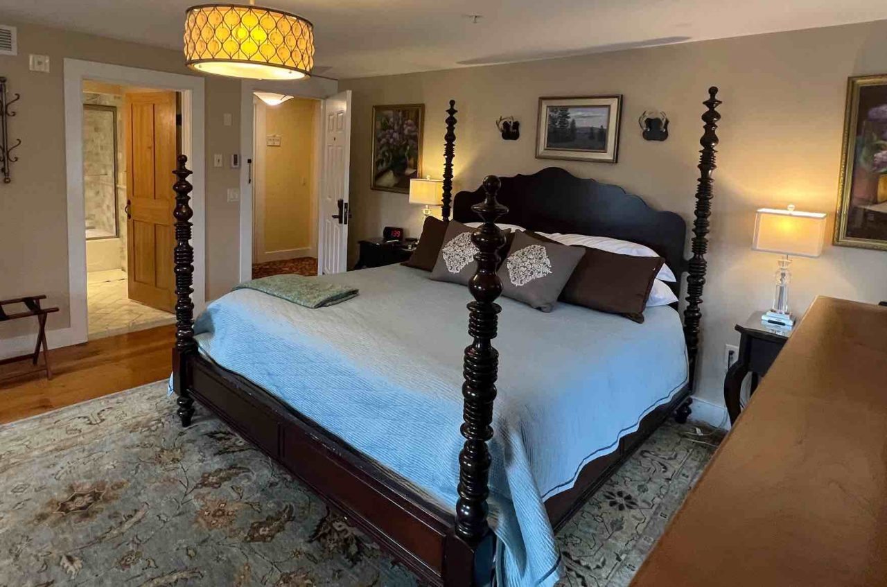 Room 25Junior Suite - The Lyme Inn
